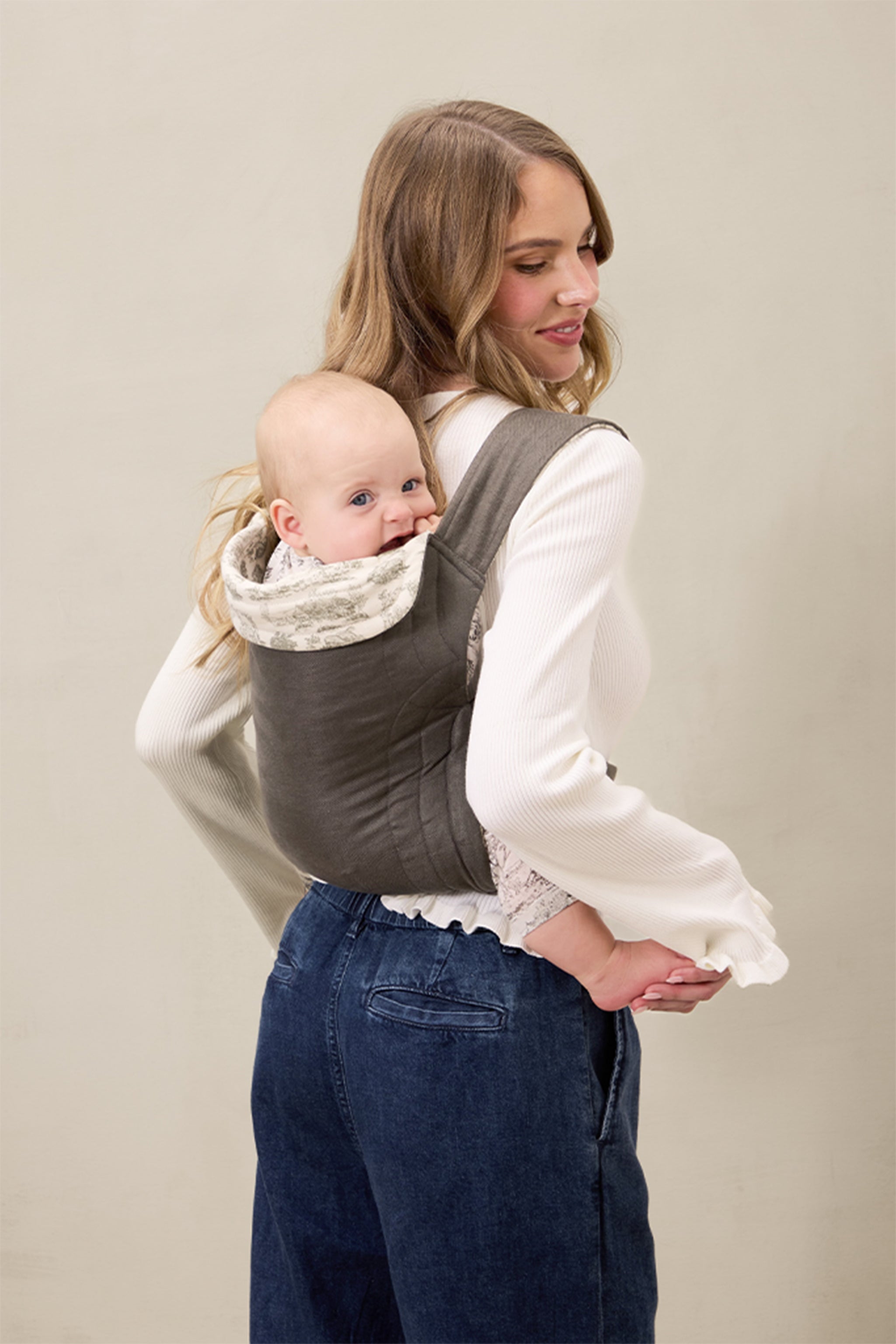Charcoal Linen Baby Carrier | Buckle Carrier | Solly Baby
